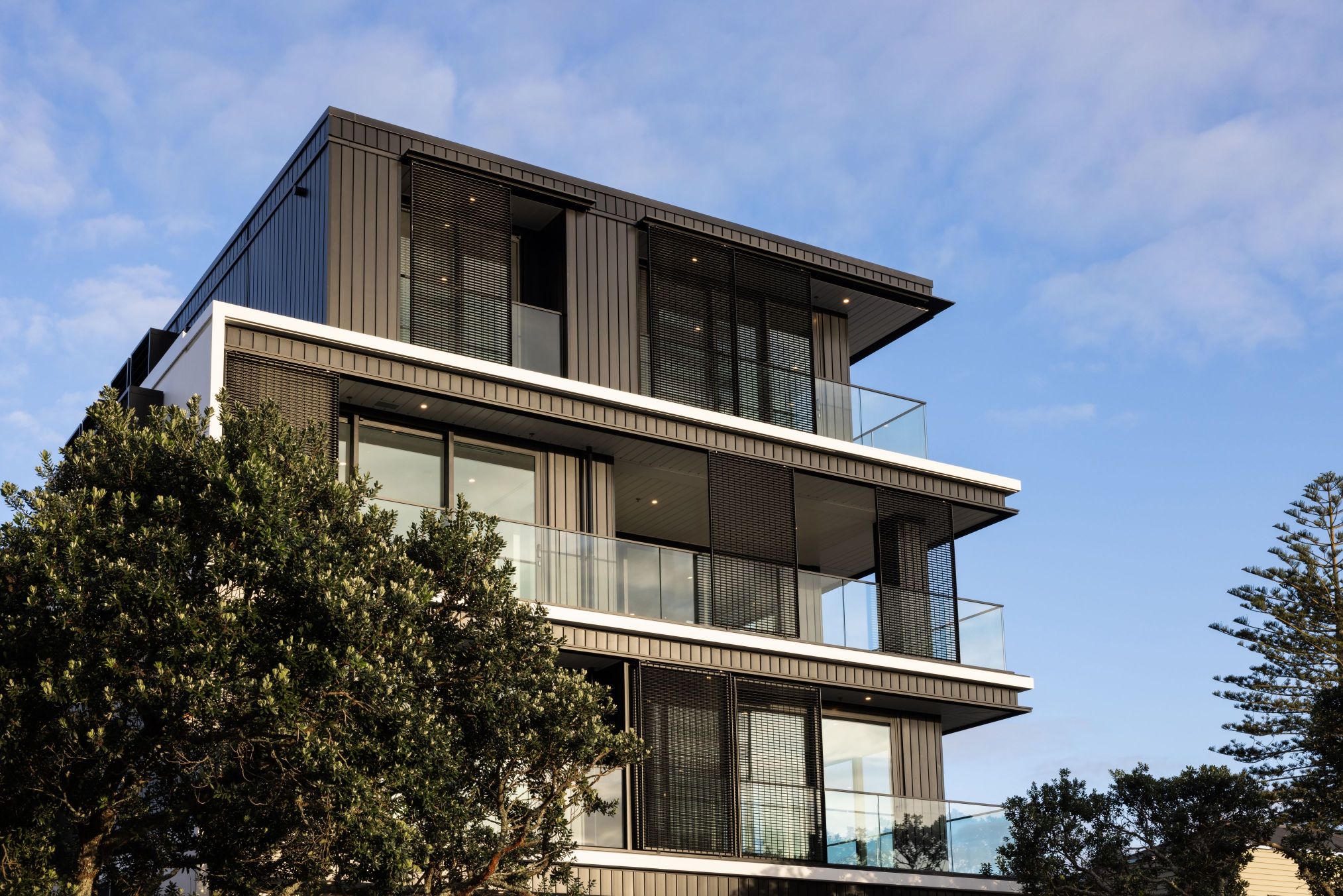 Insol | XXXII Apartments